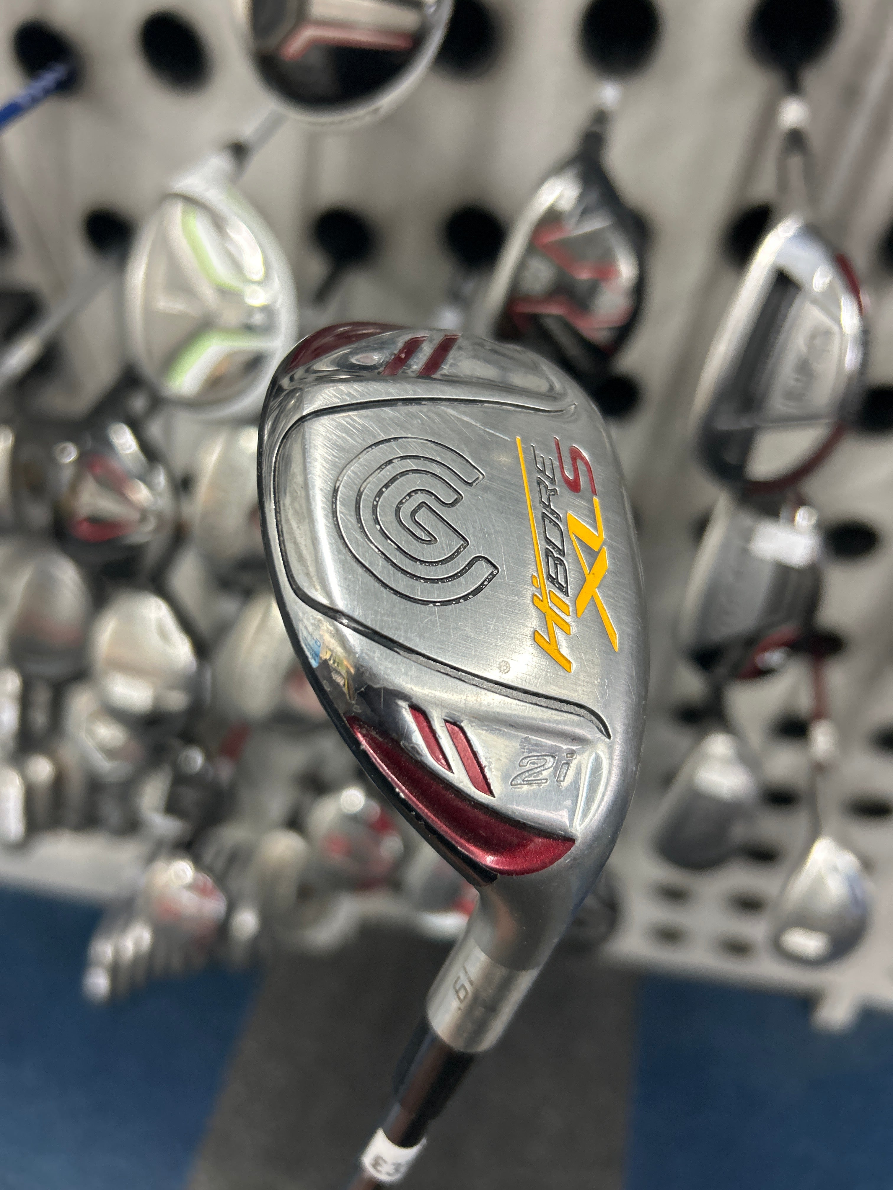 Cleveland HIBORE XLS 2 HYBIRD (Regular FLEX) – Eagle Golf Centre Leeds